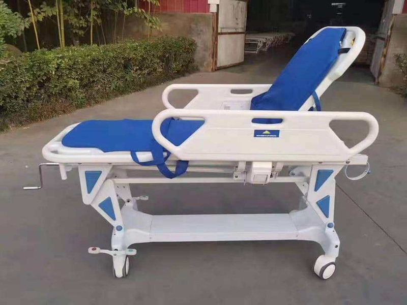 Hospital Emergency First Aid ICU Luxurious Flat Vehicle Patient ...